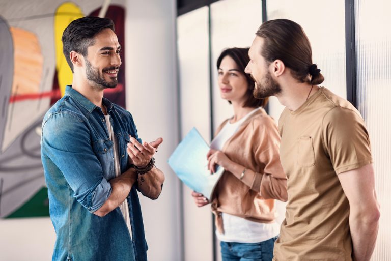 Como ser educado com todos e em todo lugar - Blog do 12min